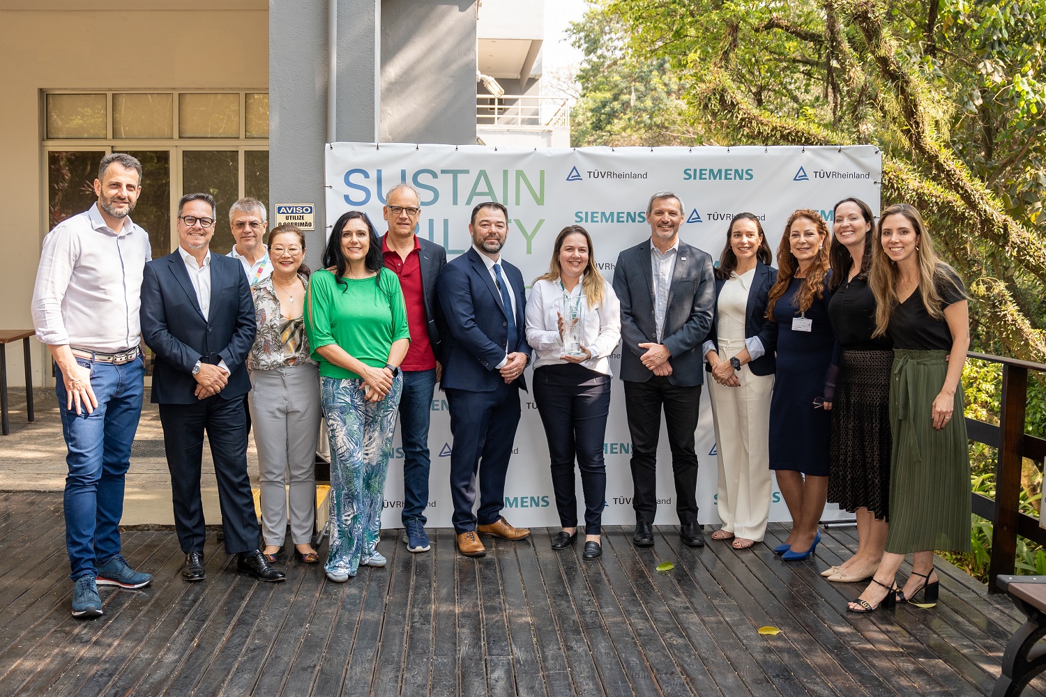 TÜV Rheinland reconhece a Siemens Brasil com o prêmio Excelência na ...