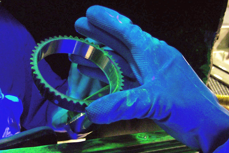 Liquid Penetrant Testing | US | TÜV Rheinland