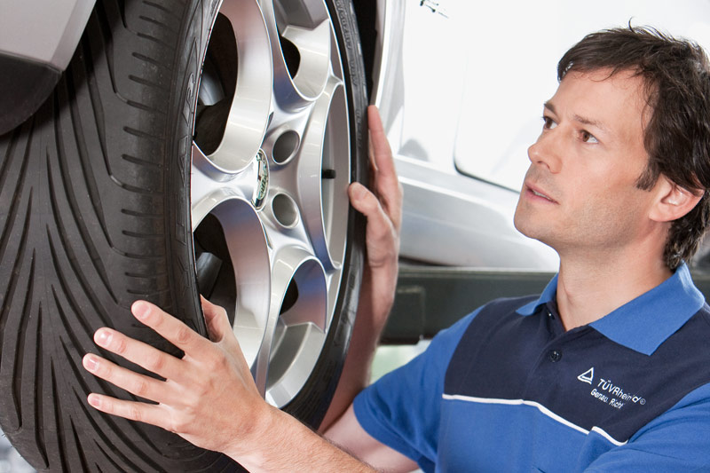 Automobile Accessories Testing | WO | TÜV Rheinland