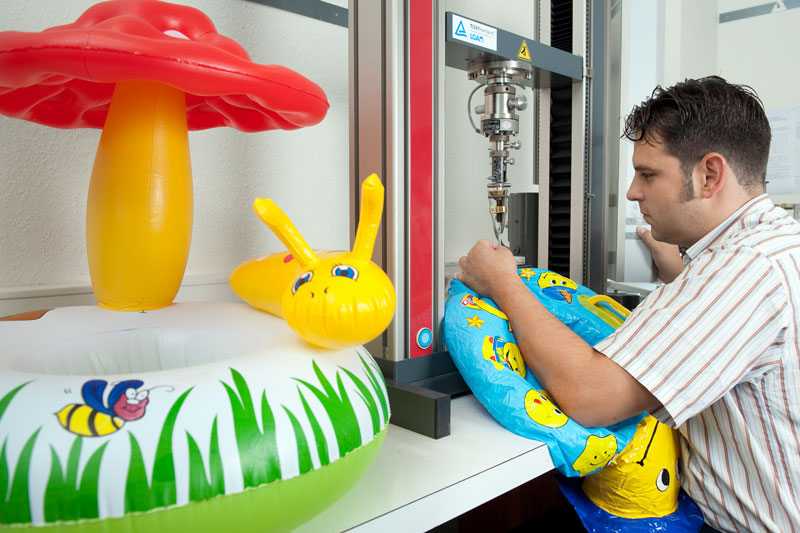 Plastics Testing | US | TÜV Rheinland