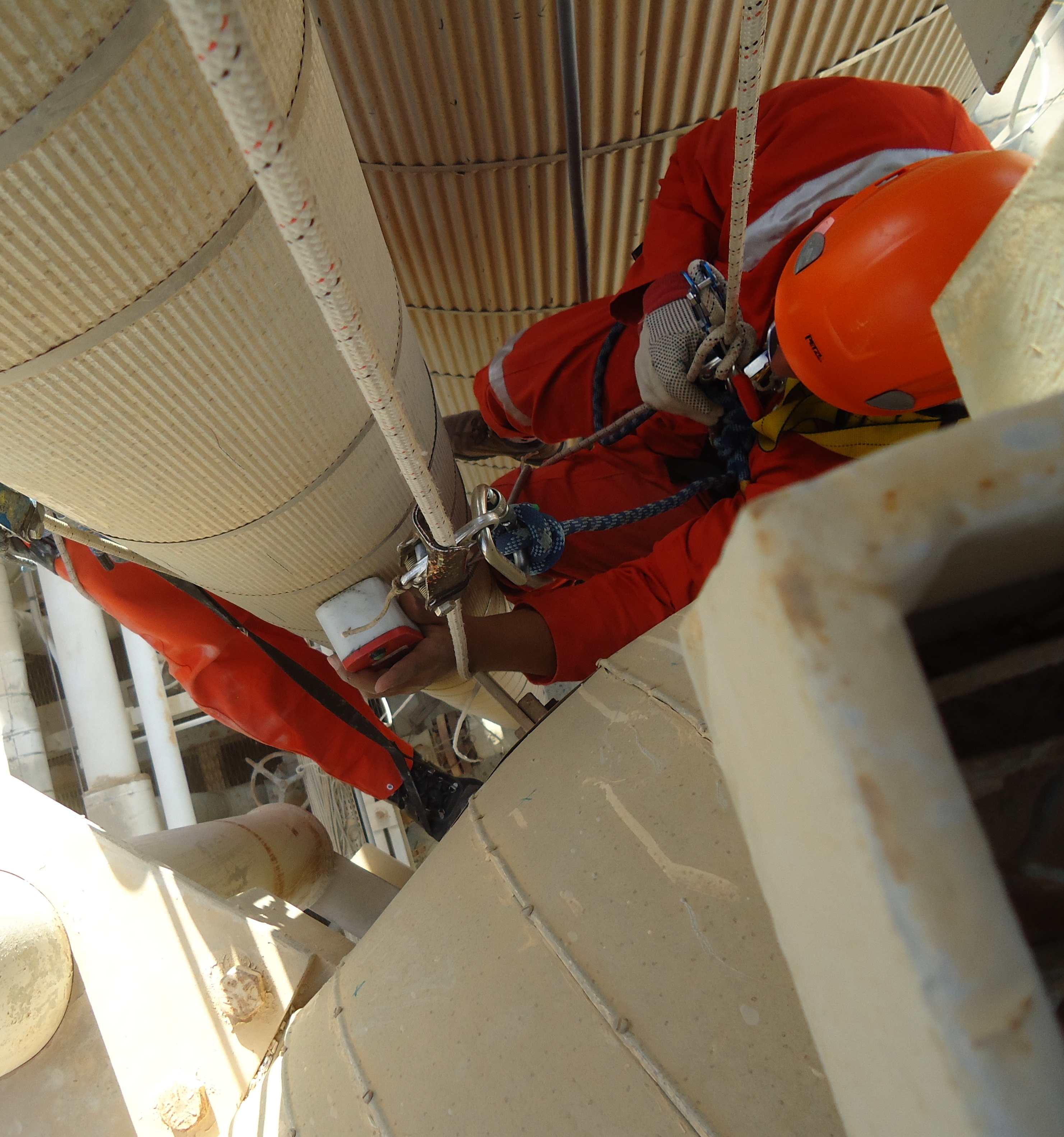 Video Pulsed – Eddy-Current - Inspection through Insulation | TÜV Rheinland